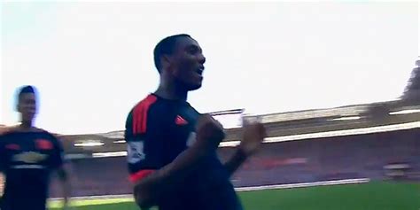 マルシャル、衝撃の2試合連続弾！ 2点目は吉田がまさかのアシスト ｜qoly サッカーニュース