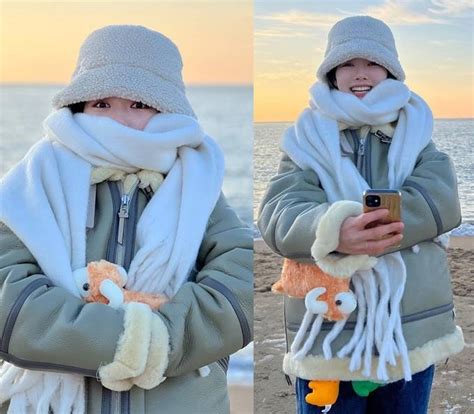 패션엔 김유정 한겨울에 즐기는 낭만 꽁꽁 싸맨 무스탕 바닷가 산책룩