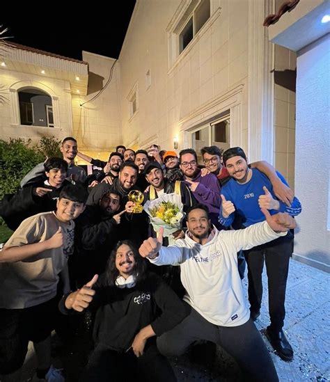 Pin Van R B Dd Op يارا