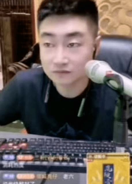 殷世航正式回归直播调侃630年过的好快！九天吐槽平荣多贵衣服也穿不出味道没有衣品！大嫂感觉不知道