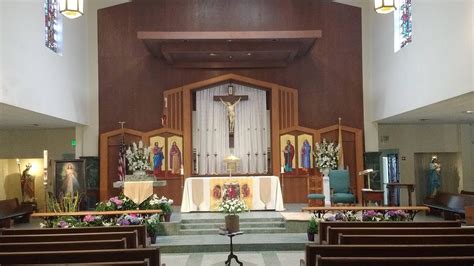 Sunday 1000 Am Divine Mercy English Mass And Rosary Youtube