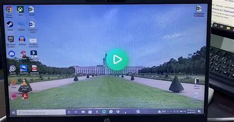 W10 After Updating Last Night Task Bar Flicks And File Explorer Crashes Until I Press Windows