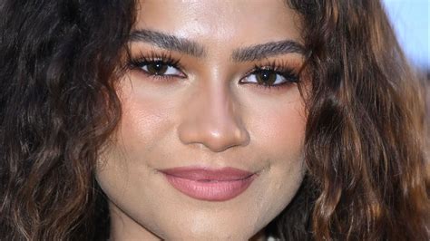 Zendaya Just Revealed The Perfect Glow Up Using The ‘c Highlighter
