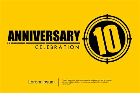 창립 10주년 기념 엠블럼 노란색 배경에 대상 십자선으로 격리 된 검은 기념일 로고 웹 전단지 포스터 인사말 카드에 대 한 벡터 일러스트 레이 션 템플릿 디자인 10주년에