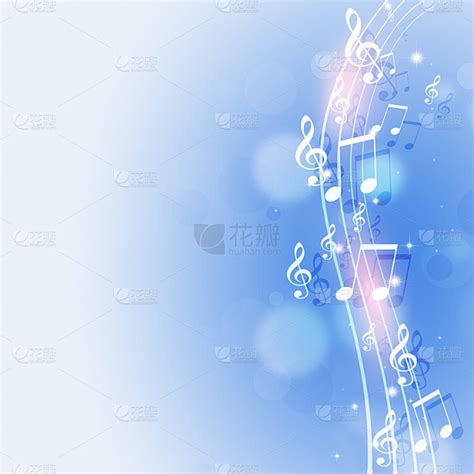 音乐以明亮的蓝色背景为基调