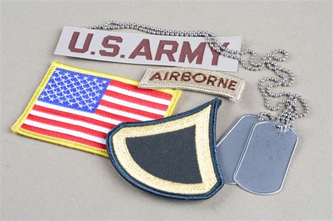 미국 육군 개인 일등 계급 패치 공 수 탭 플래그 패치 및 개 태그 개에 대한 스톡 사진 및 기타 이미지 개 개성 개념 경찰관 Istock