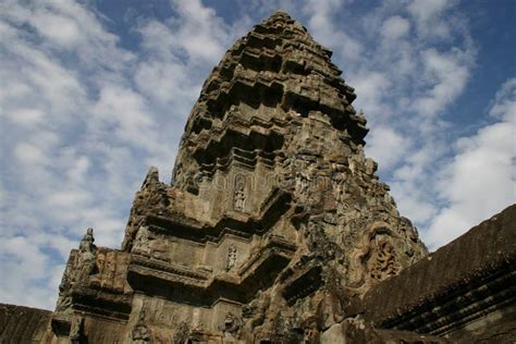 The Central Tower Symbolizes The Sacred Mount Meru Angkor Wat Siem Reap Stock Image Image Of