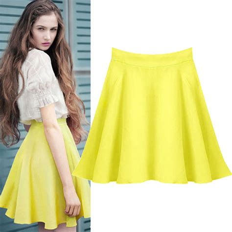 黄色裙子搭配黄色裙子配什么上衣 随意云