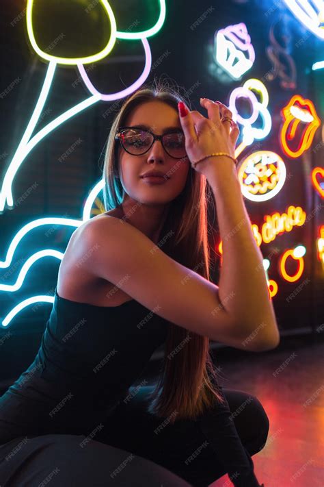 Premium Photo Urban Fashion Female Portrait Of A Beautiful Stylish