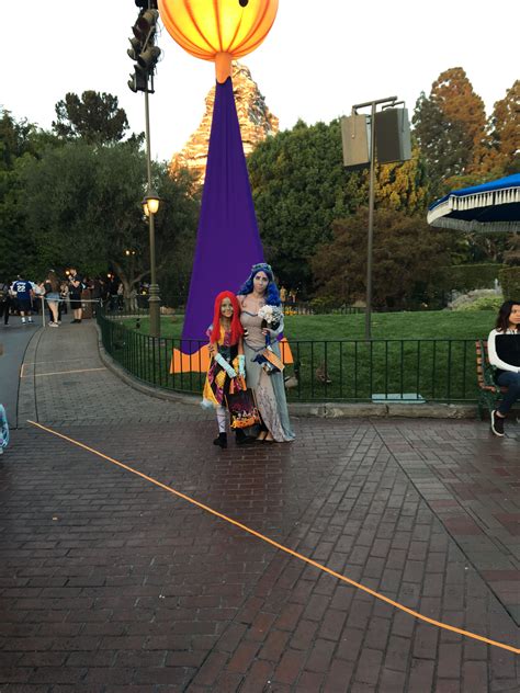 Emily Corpse Bride And Sally Nightmare Before Christmas