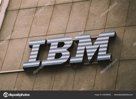 Lugano Switzerland 2023 Ibm Logo Adorning Ibm Client Centre Building — Stock Editorial Photo