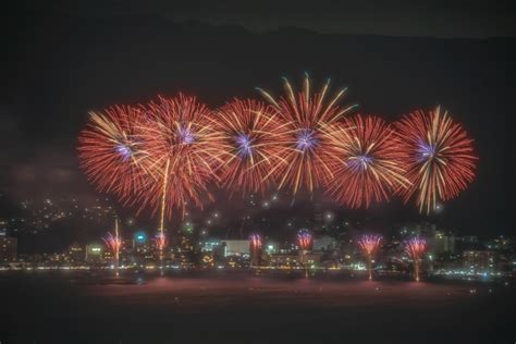 諏訪湖花火大会2024立石公園混雑状況は？場所取りやアクセス方法について調査！ にゃんぴーす