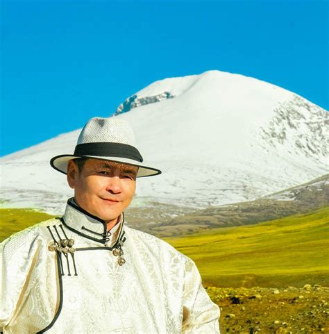 Монгол Улсад Автотээврийн салбар үүсэж хөгжсөний 100 жилийн ойн баярын мэндийг үе үеийн