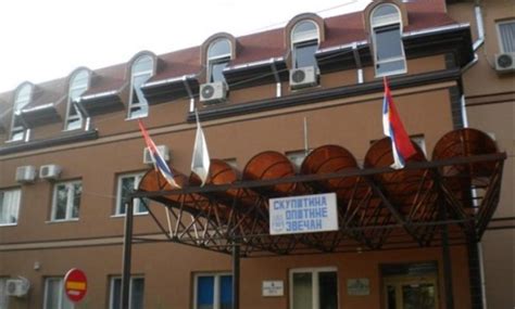 Полиција у Звечану легитимисала грађане који су хтели да предају захтев за смену градоначелника