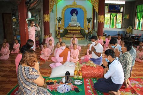 ကိုဗစ် ၁၉ ကာလ ပဲခူးမြို့အတွင်း ဆွမ်းဆန်အလှူခံရပ်နားထားသော သီလရှင် စာသင်တိုက် များသို့ အခ