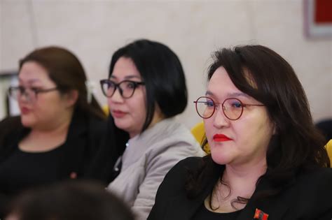 Сэлэнгэ түмэн 🇲🇳🇲🇳🇲🇳 Сэлэнгэ аймгийн МАН ын Хорооны дарга 1992 оноос хойшхи аар ажиллаж