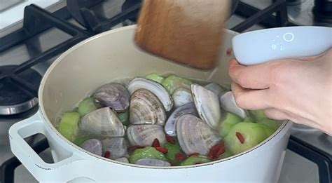 Luffa Vegetable Recipes Simmer Luffa With Clamspipis — Bubble Foodex
