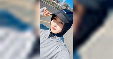 Potret Nur Aini Gadis Cantik Kuli Panggul Semen Yang Viral Usai Wisuda