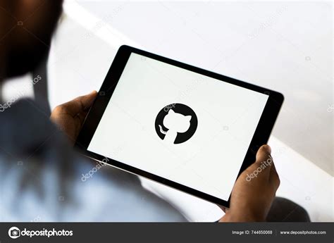 Github Logo Displayed Smartphone Dhaka Bangladesh Sep 2024 — Stock Editorial Photo © Mamunsheikh