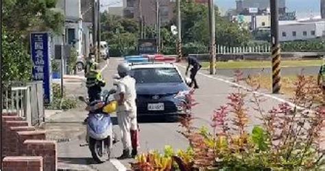 又見襲警！苗栗男不服違規取締暴怒持鐮刀砍警 警匪對峙畫面曝光 社會 Ctwant