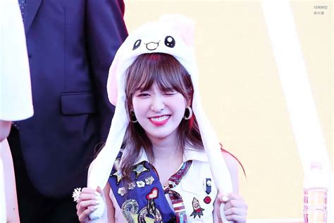 토끼모자 쓰고 귀여움 폭발한 웬디 If 인스티즈 Instiz 인티포털 카테고리