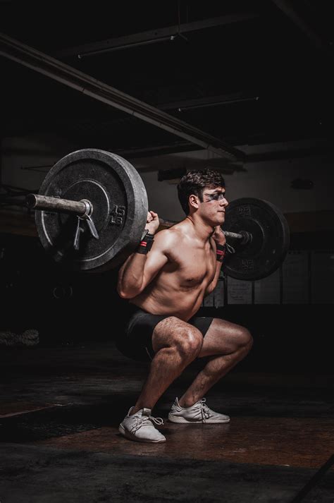 무료 이미지 남자 운동 장비 바벨 보디 빌딩 근육 어깨 남성 서 있는 인간의 다리 웨이트 트레이닝 팔