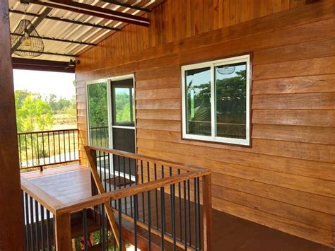 ออกแบบเอง บ้านไม้ ผสมผสานปูนลอฟ์ สองชั้น ริมสระน้ำ ลักษณะบ้านจะเป็นบ้านสองชั้น แบ่ออกเป็นฝั่ง