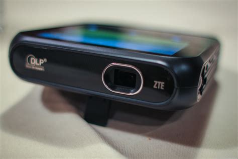 ZTE Tawarkan Hotspot Projector Jagat Review