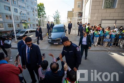 ФОТО Гэгээн Ширээт Улсын Төрийн тэргүүн Пап Францисыг үдлээ