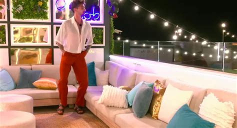 Love Island All Stars Chris Forced To Adjust Manhood After Sex Kiss With Co Star Beauty