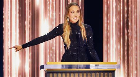Video Comedian Nikki Glaser Blasts One Of The Performers From Tom