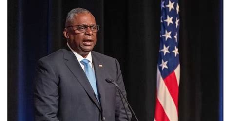 Военният министър на САЩ е преместен в интензивно заради проблемите с пикочния мехур