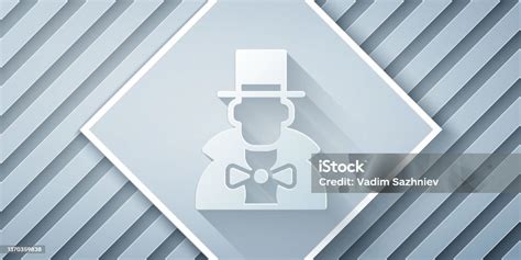 종이 회색 배경에 고립 된 마술사 아이콘을 잘라 종이 아트 스타일 벡터 가공의 인물에 대한 스톡 벡터 아트 및 기타 이미지 가공의 인물 공연 공연자 Istock
