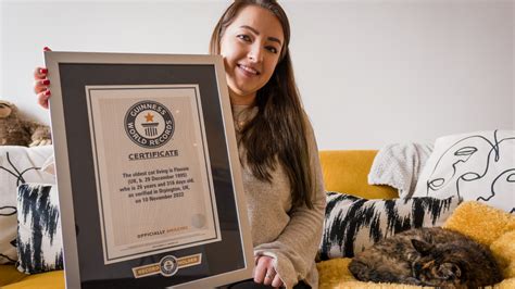 Flossie 26 Officially The Worlds Oldest Cat Bbc News
