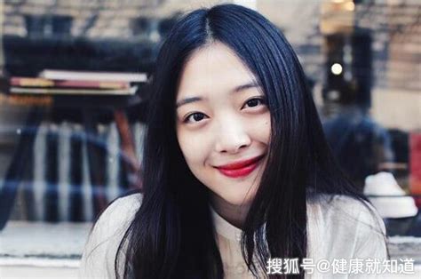沈梦辰在微博上发表雪莉事件，遭到了网友吐槽 搜狐大视野 搜狐新闻