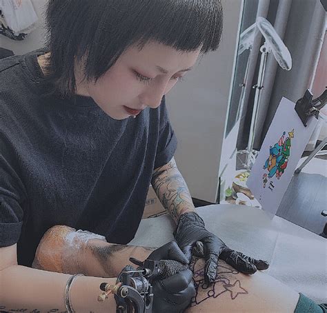 属于圣诞节的纹身。pmooonfntattoo 站酷zcool