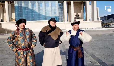 Oogii “Эх оронч” “Тэмцэгч” гэж сайхан ажлын байр гарч иржээ Жаргалтай ч юм дөө Facebook