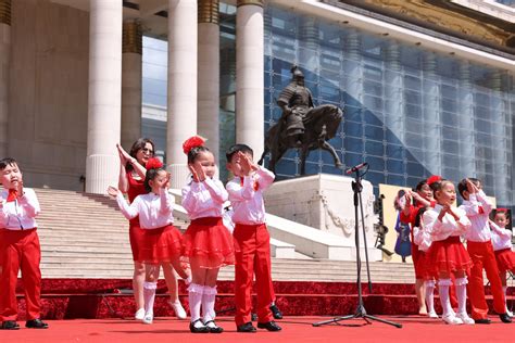 ФОТО Хүүхдийн баяраар 650 гаруй хүүхэд парад алхлаа