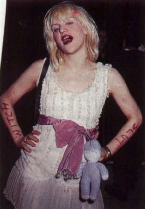 30 Beautiful Photos Of Courtney Love When She Was Young ~ Vintage Everyday