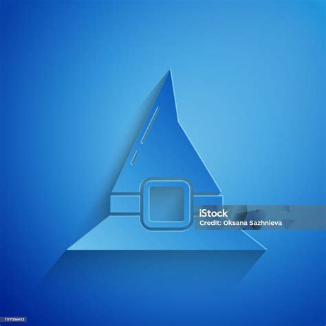 파란색 배경에 고립 된 종이 컷 마녀 모자 아이콘 해피 할로윈 파티 종이 아트 스타일입니다 벡터 일러스트레이션 10월에 대한 스톡 벡터 아트 및 기타 이미지 Istock