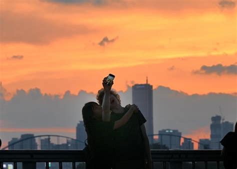 왕태석의 빛으로 쓴 편지 붉은 노을 함께한 사랑과 위로