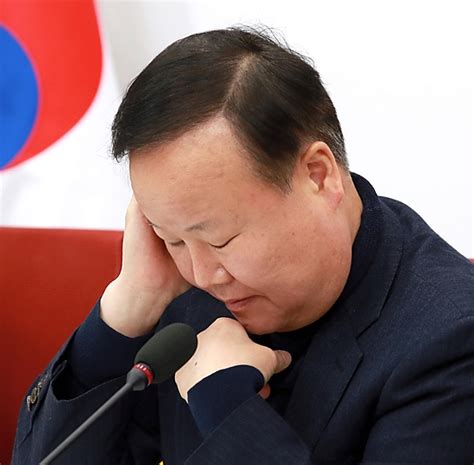 설 연휴 마지막날 기자회견 연 심재철 특검 추진할 것”