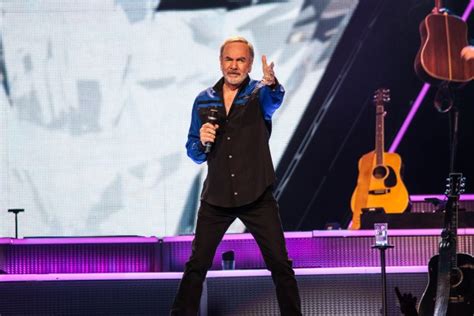 Neil Diamond Opens Australian Tour With All Hit Show In Melbourne