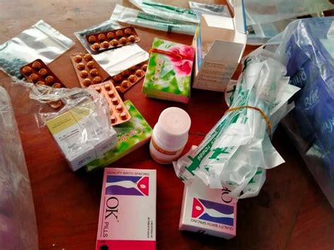 ဒီးမော့ဆိုမြို့နယ်ရှိ စစ်ဘေးရှောင် အမျိုးသမီးများကို ဆေးဝါးများ လှူဒါန်း Khit Thit Media