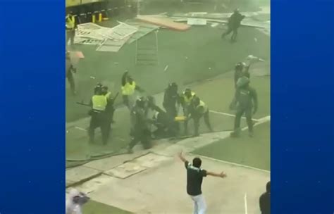 Procuraduría Investigará A Policía Señalado De Golpear A Un Hincha De
