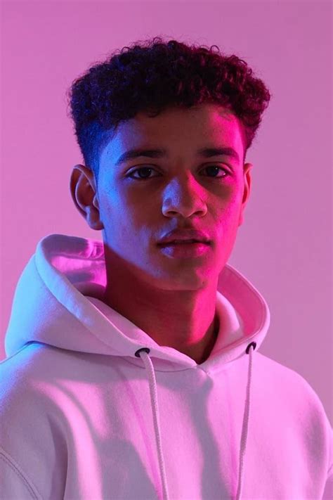 Leonardo Fontes About Entertainmentie