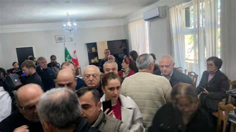 ხარაგაულის საკრებულოში ხმაური იყო