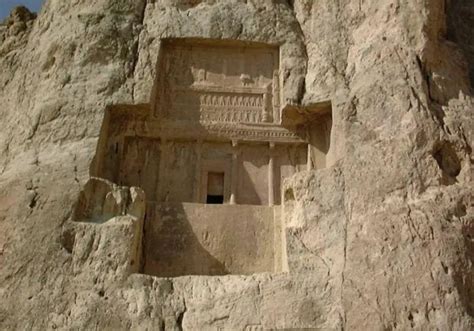 تصاویری دیده نشده از بیرون و داخل آرامگاه داریوش بزرگ ستاره