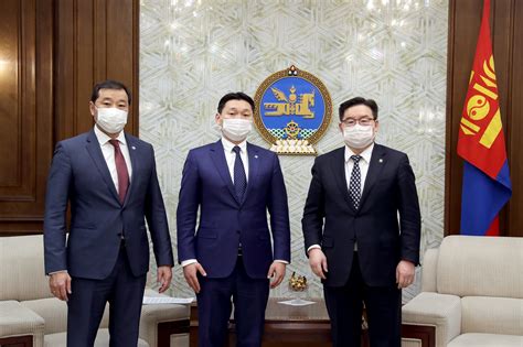 Parliamentmn Сургууль цэцэрлэгийн захирал эрхлэгчийг