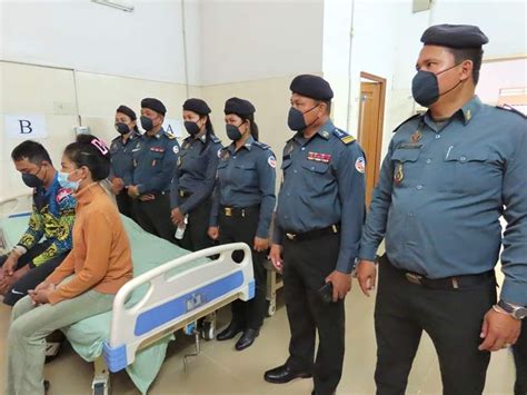 តំណាងលោកឧត្តមសេនីយ៍ត្រី ជូ សារុន មេបញ្ជាការកងរាជអាវុធហត្ថខេត្តកំពង់ស្ពឺអញ្ជើញចុះសួរសុខទុក្ខលោក